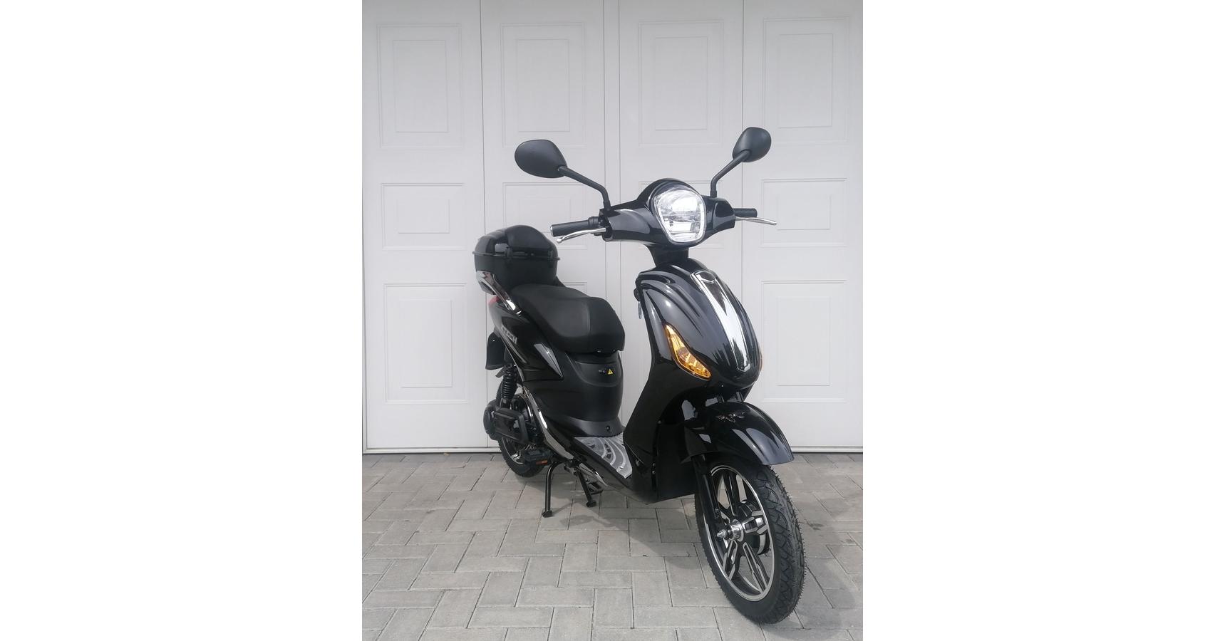 ZT-09 Classic ZTECH Elektromos Robogó 480W/48V/20Ah lítium akkumulátor ...